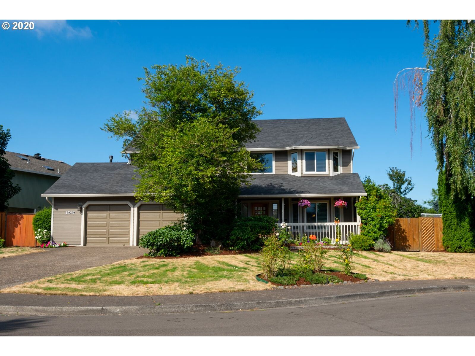 Home for sale in Hillsboro: 1747 NE 54th Ct, Hillsboro, OR 97124