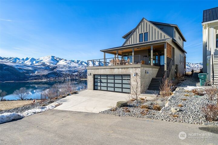 4 bed Chelan home for sale: 132 Goldfinch Lane, Chelan, WA 98816