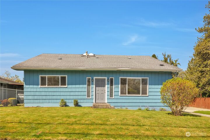 6 bed Seattle home for sale: 9329 53rd Avenue S 9329, Seattle, WA 98118