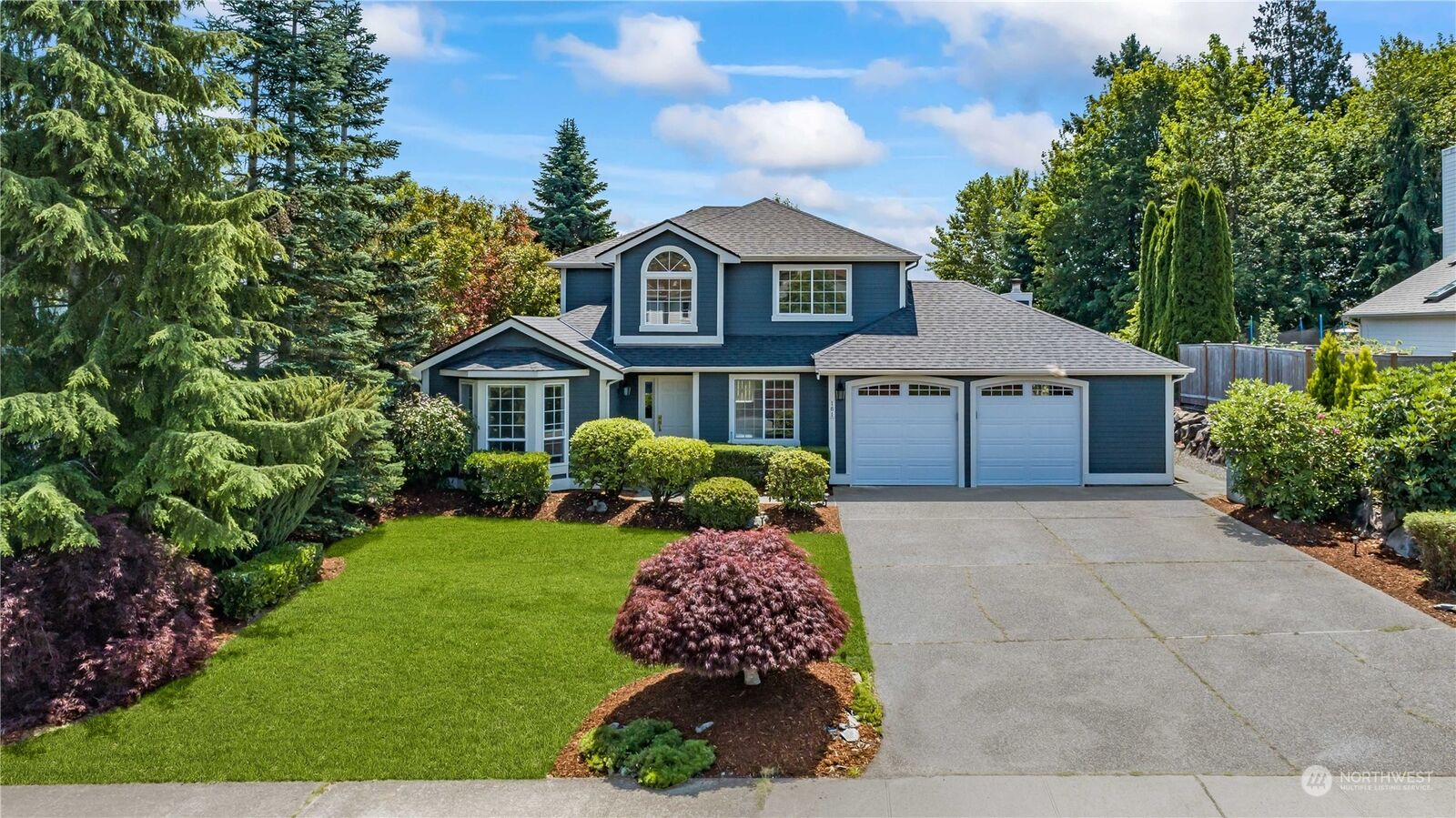 Home for sale in Puyallup: 161 Eagle Ridge Drive E, Puyallup, WA 98374