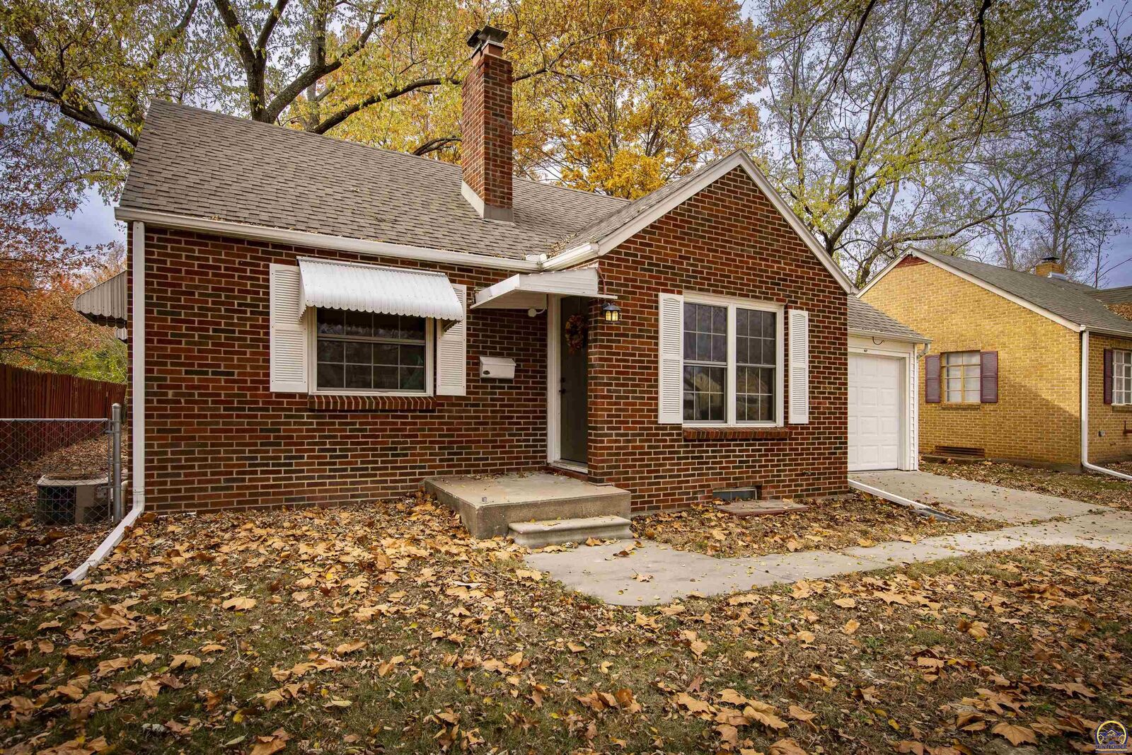 MLS#231829: 2415 SW Beverly Ct, Topeka, KS 66611