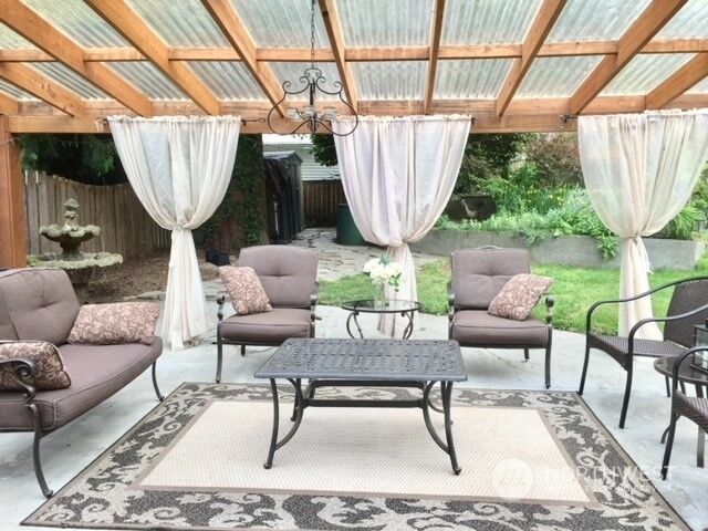 2 bed Shoreline home for sale: 1017 NE 158th Street, Shoreline, WA 98155