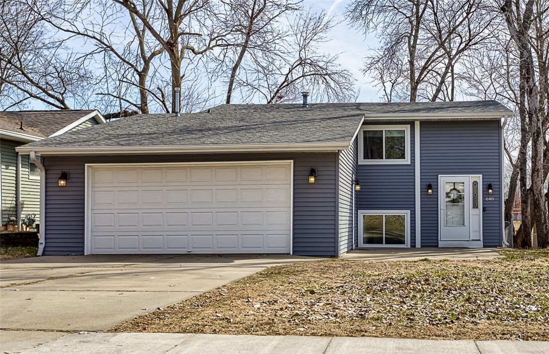 Home for sale in Ames: 640 Garnet Drive, Ames, IA 50010