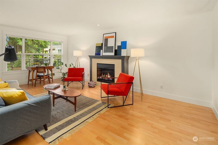 1 bed Edmonds home for sale: 22910 90th Avenue W E402, Edmonds, WA 98026