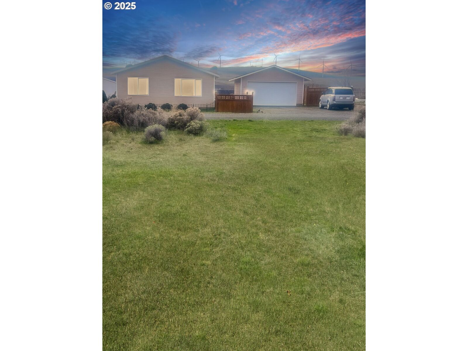 MLS#243335793: 402 Poplar St, Roosevelt, WA 99356