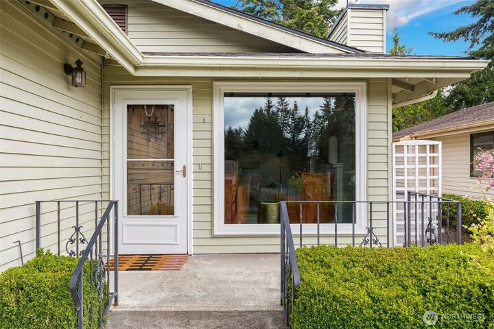 House for sale in Des Moines: 24610 11th Avenue S, Des Moines, WA 98198