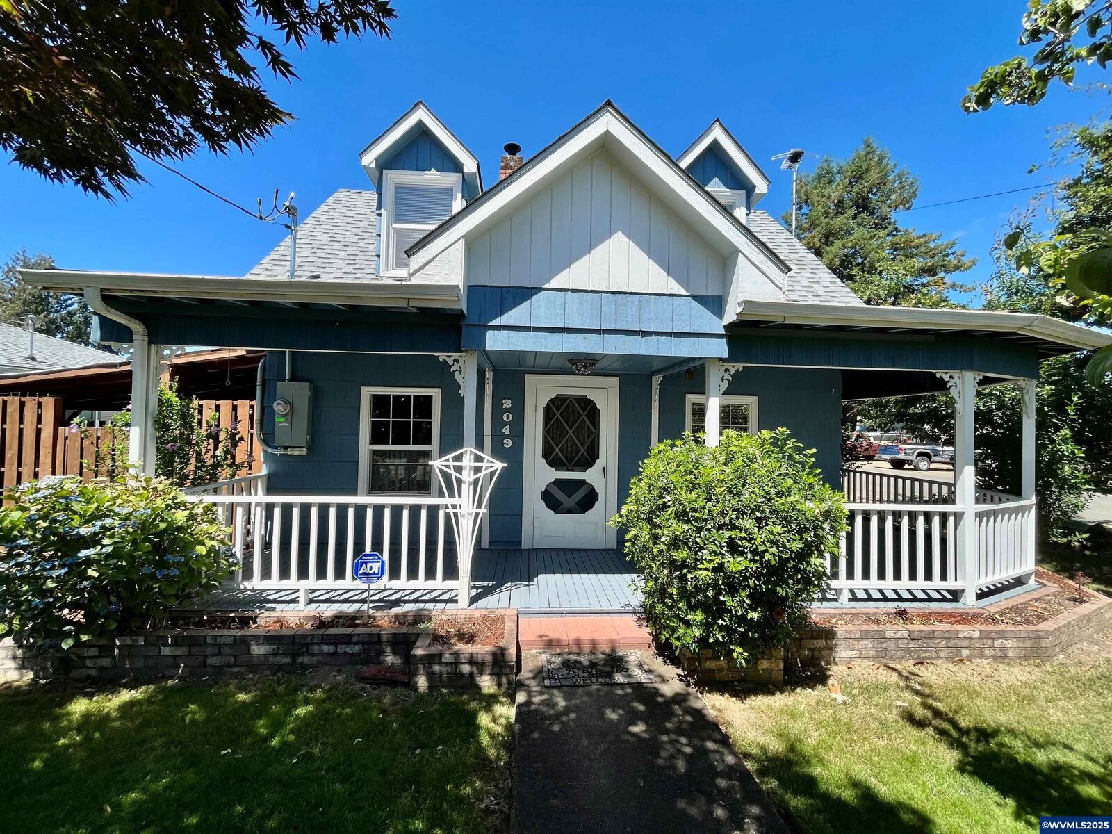 Home for sale in Albany: 2049 Front Av NE, Albany, OR 97322
